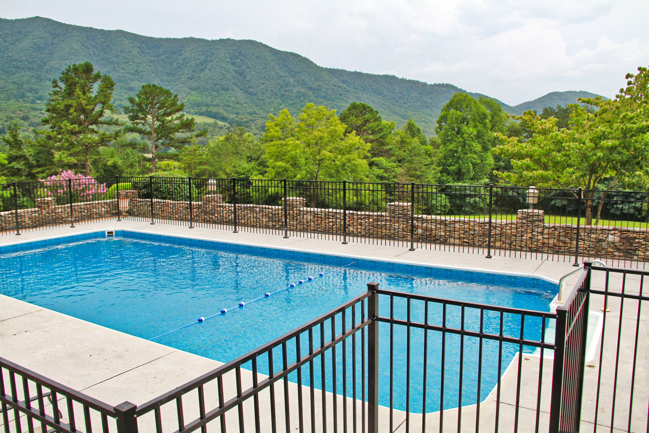 Firefly Lodge - Tuckaleechee Retreat Center-Smoky Mountains